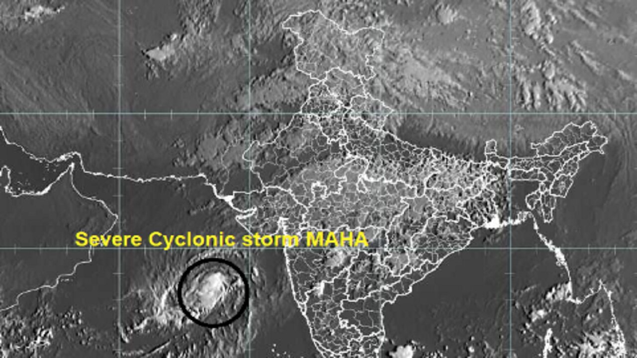 Cyclone MAHA: Extremely severe storm weakens, to hit Gujarat coast on ...