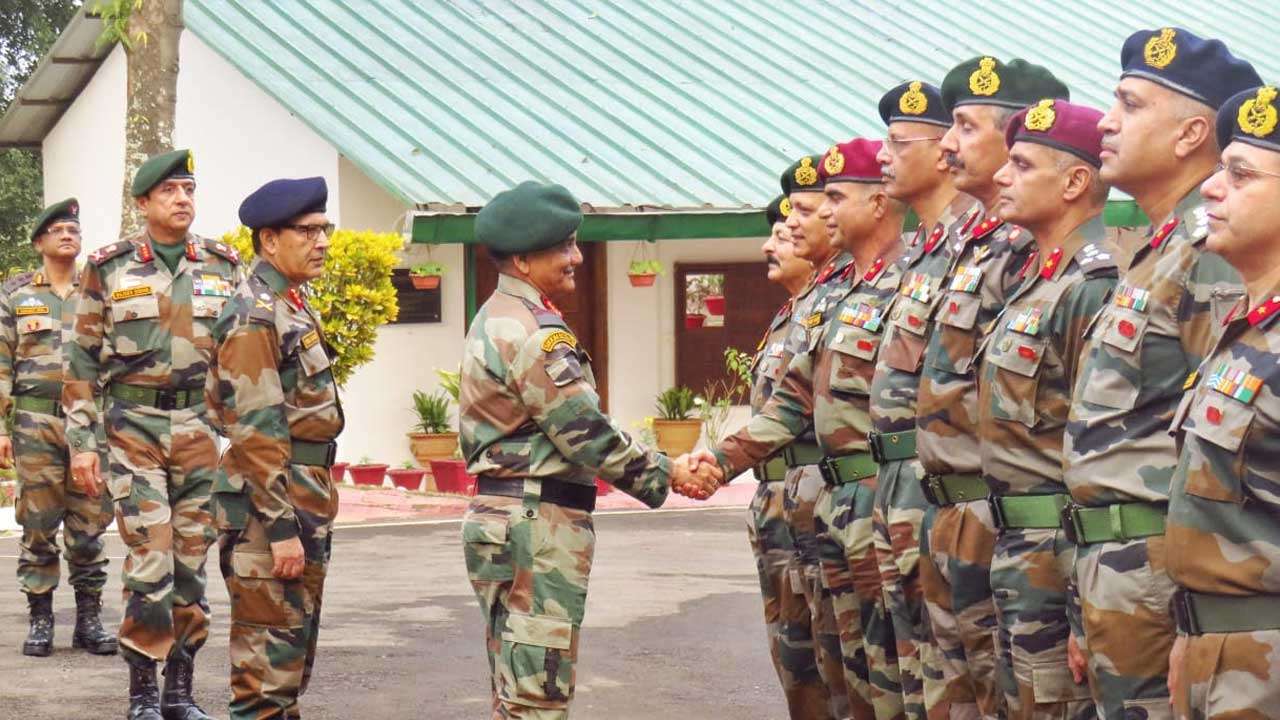 Eastern Army Commander visits Spear Corps to check operational preparedness
