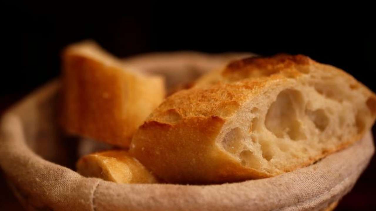 Unique Reci-pee? French baker collects women's urine from public ...