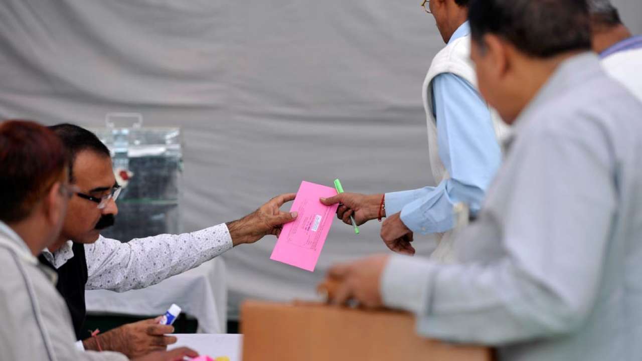 EC not to extend facility of postal ballot to voters above 65 in Bihar ...