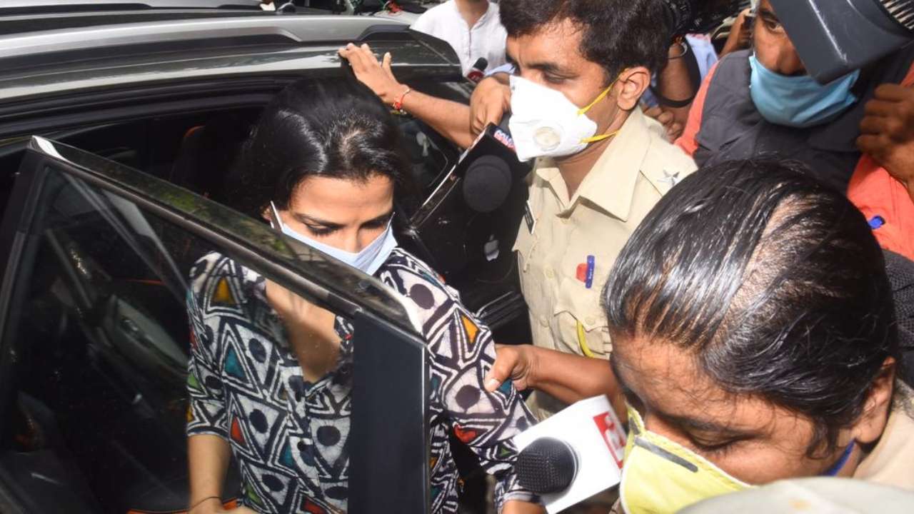 Sushant Singh Rajput's sister Mitu Singh, roommate Siddharth Pithani ...