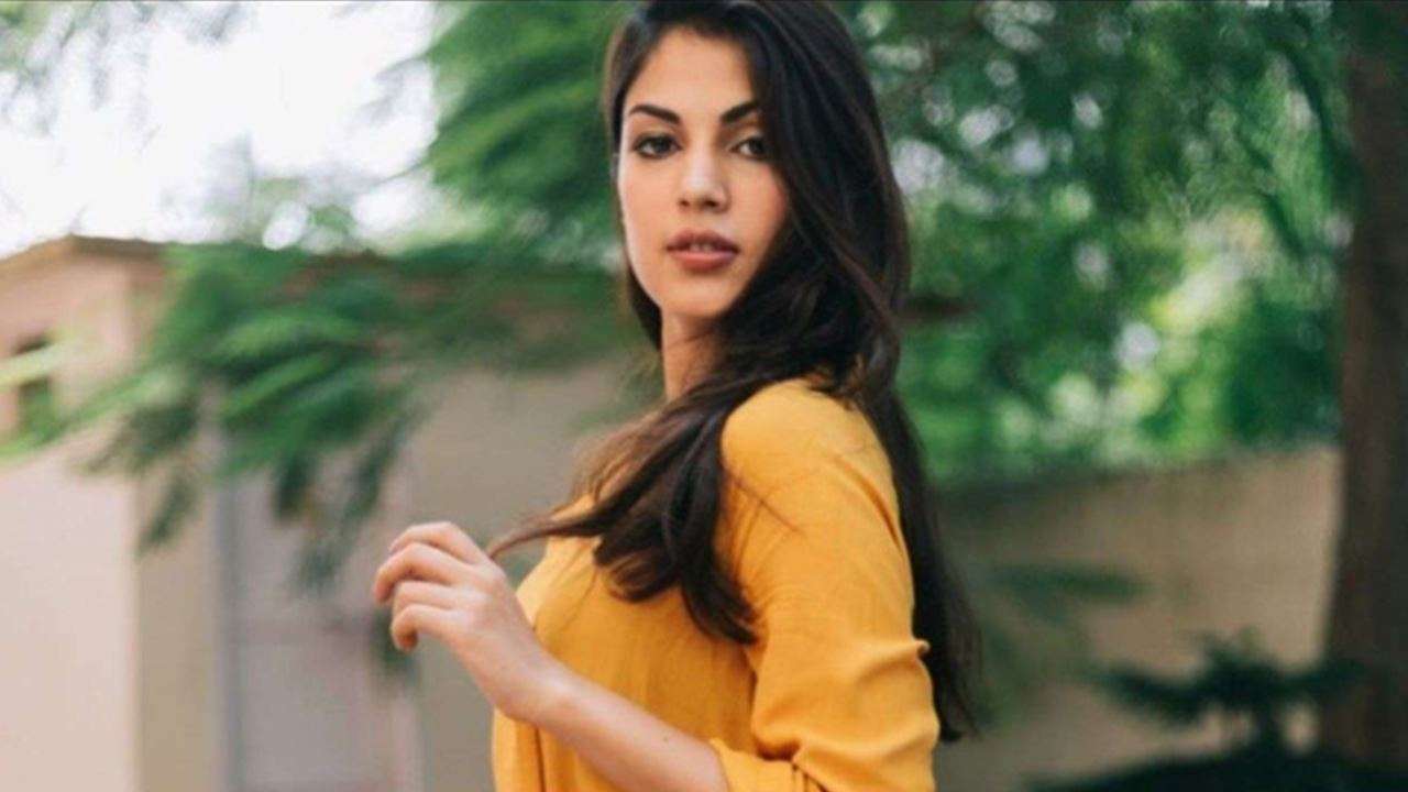 WhatsApp chats expose Rhea Chakraborty's 'drug connection'; worked ...