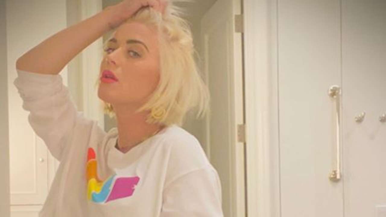 Katy Perry shares her postpartum look with mirror selfie days after ...