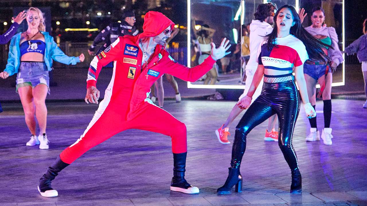 'Laxmii' releases today; when and where to watch Akshay Kumar-Kiara ...