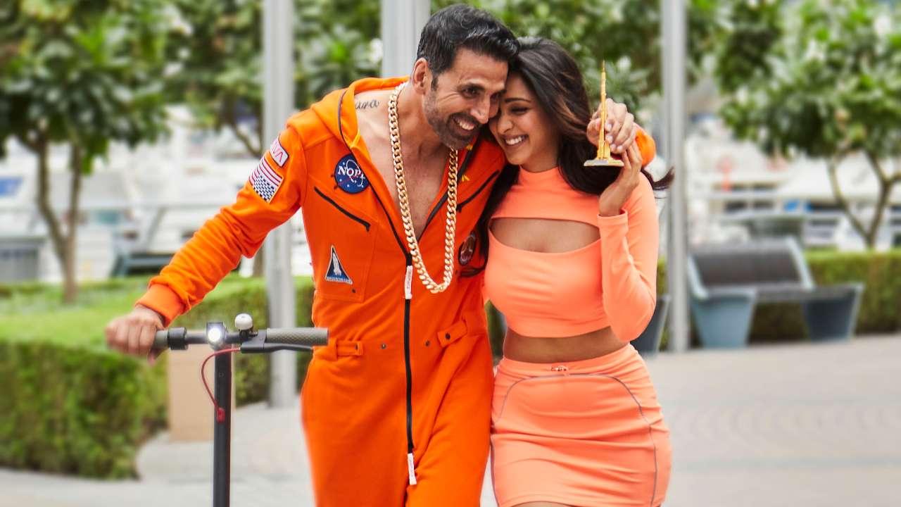 'Laxmii' releases today; when and where to watch Akshay Kumar-Kiara ...