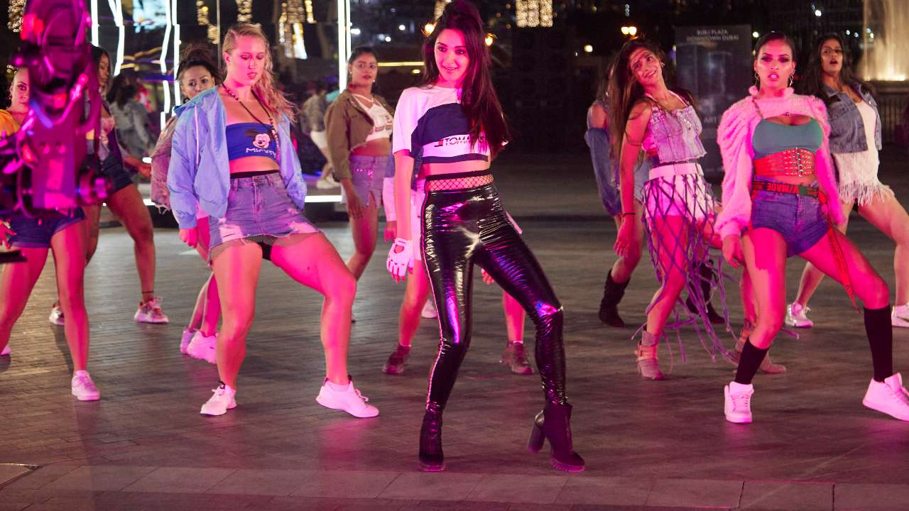 'Laxmii' releases today; when and where to watch Akshay Kumar-Kiara ...