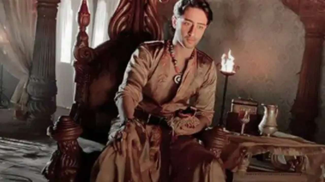 Shaheer Sheikh's pics from 'Paurushpur' sets leaked; actor seen in ...