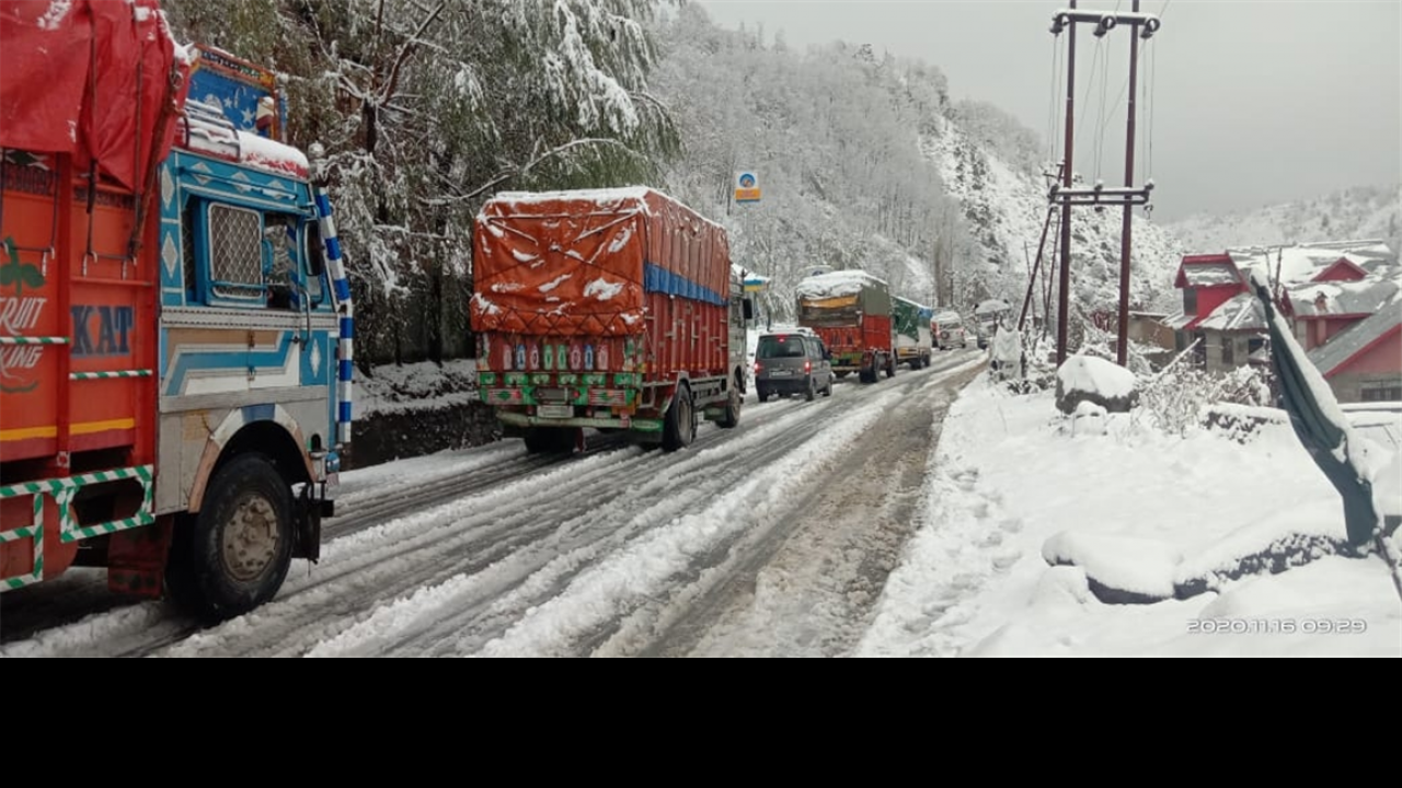 Snow marks its presence across hills of Himachal, Kashmir; check out ...