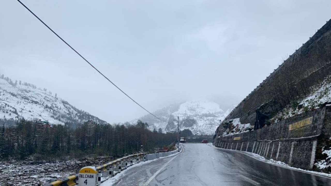 Snow marks its presence across hills of Himachal, Kashmir; check out ...