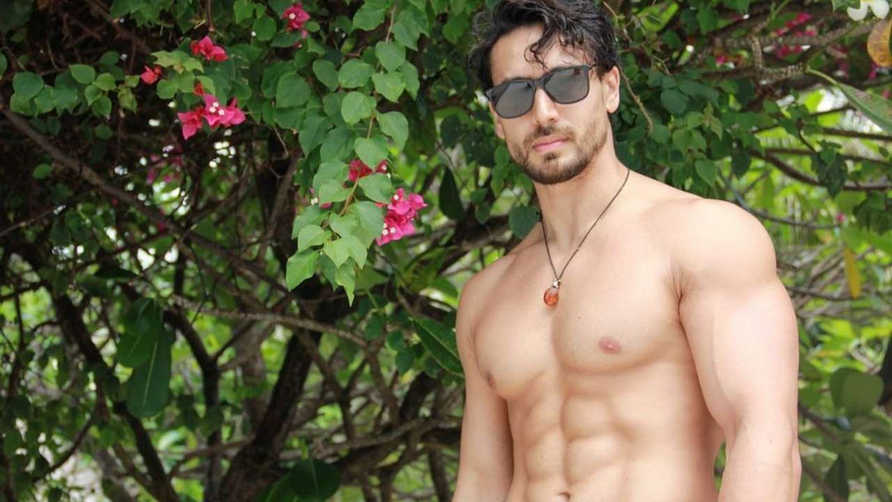 Photos of the Day: Priyanka Chopra reflects on last Monday of 2020 ...