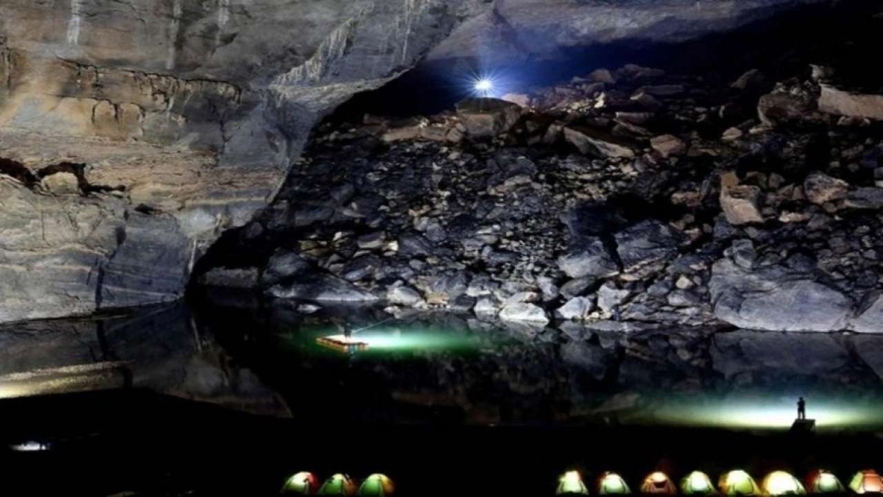 Inside pics of world's largest cave that can house a 40-storey building ...