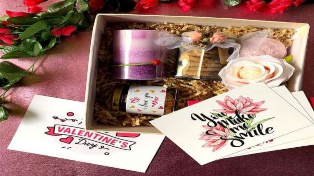 Happy Propose Day: Gifts that will instantly bring cheer to your loved one