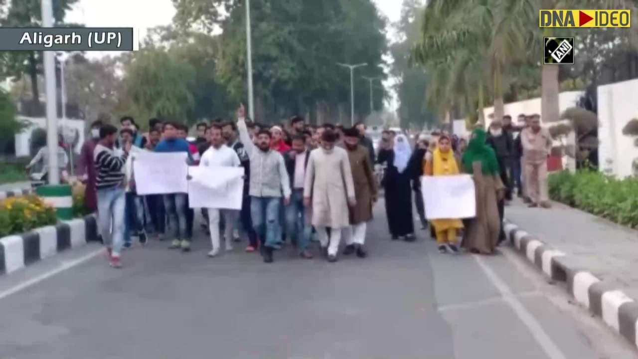 AMU students hold protest for college resumption