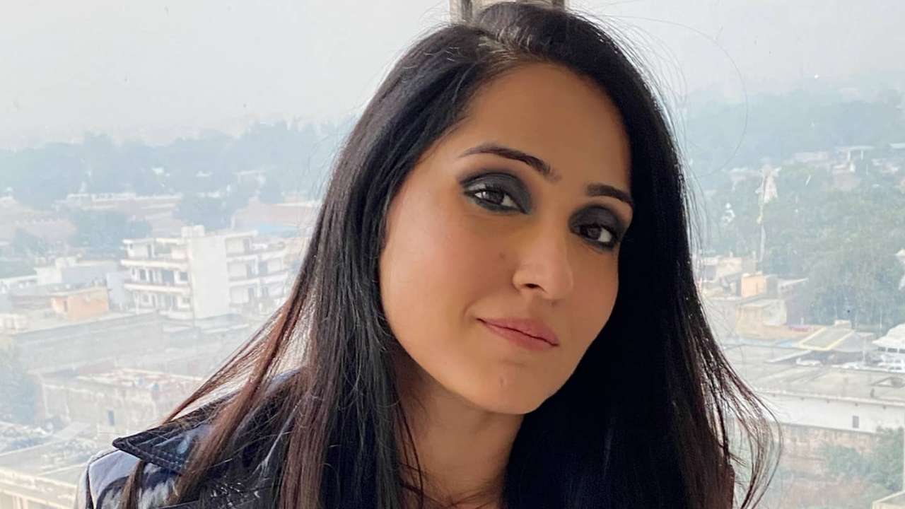 Meet Shibani Bedi, actor who is all set to star in upcoming film 'Flight'