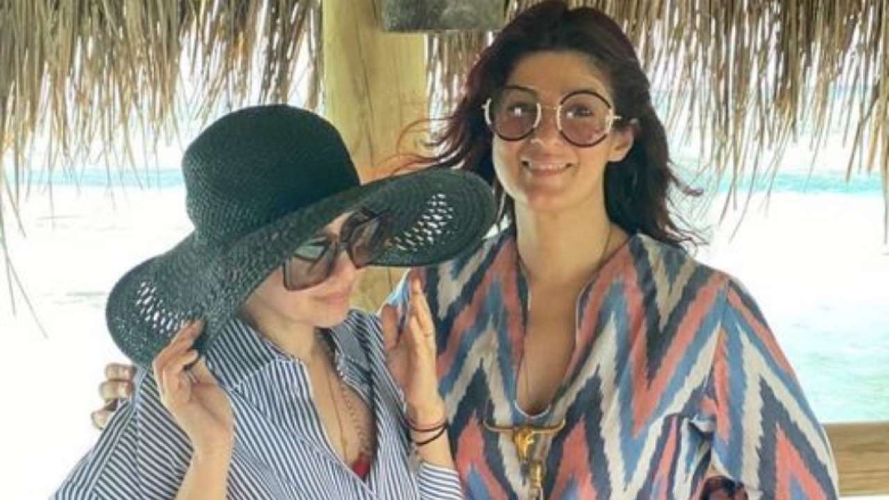 Photos of the Day: Anushka Sharma turns 'light catcher', Shweta Tiwari ...