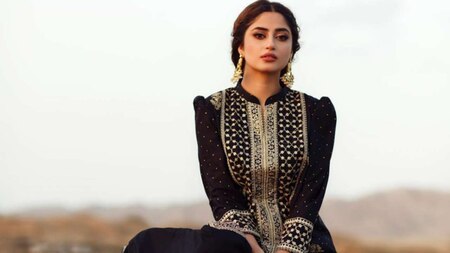 From Mahira Khan, Saba Qamar to Salma Agha, Zeba Bakhtiar: Pakistani ...