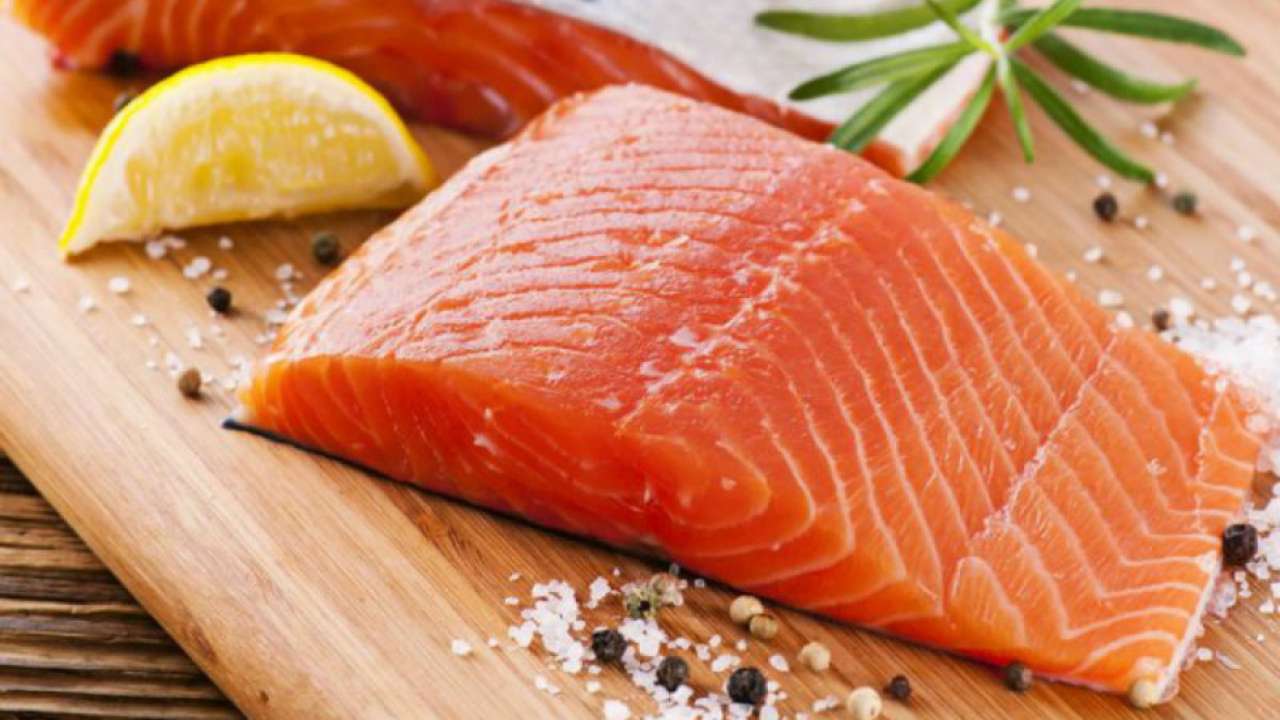 Onions, milk, mangoes and other food items you should stop eating with curd