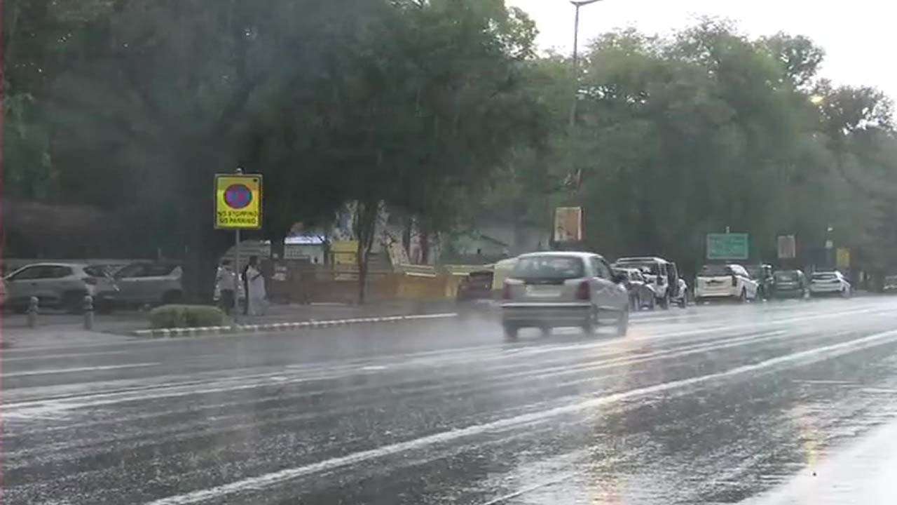 Delhi-NCR weather update today: Thunderstorms and rain likely, says IMD
