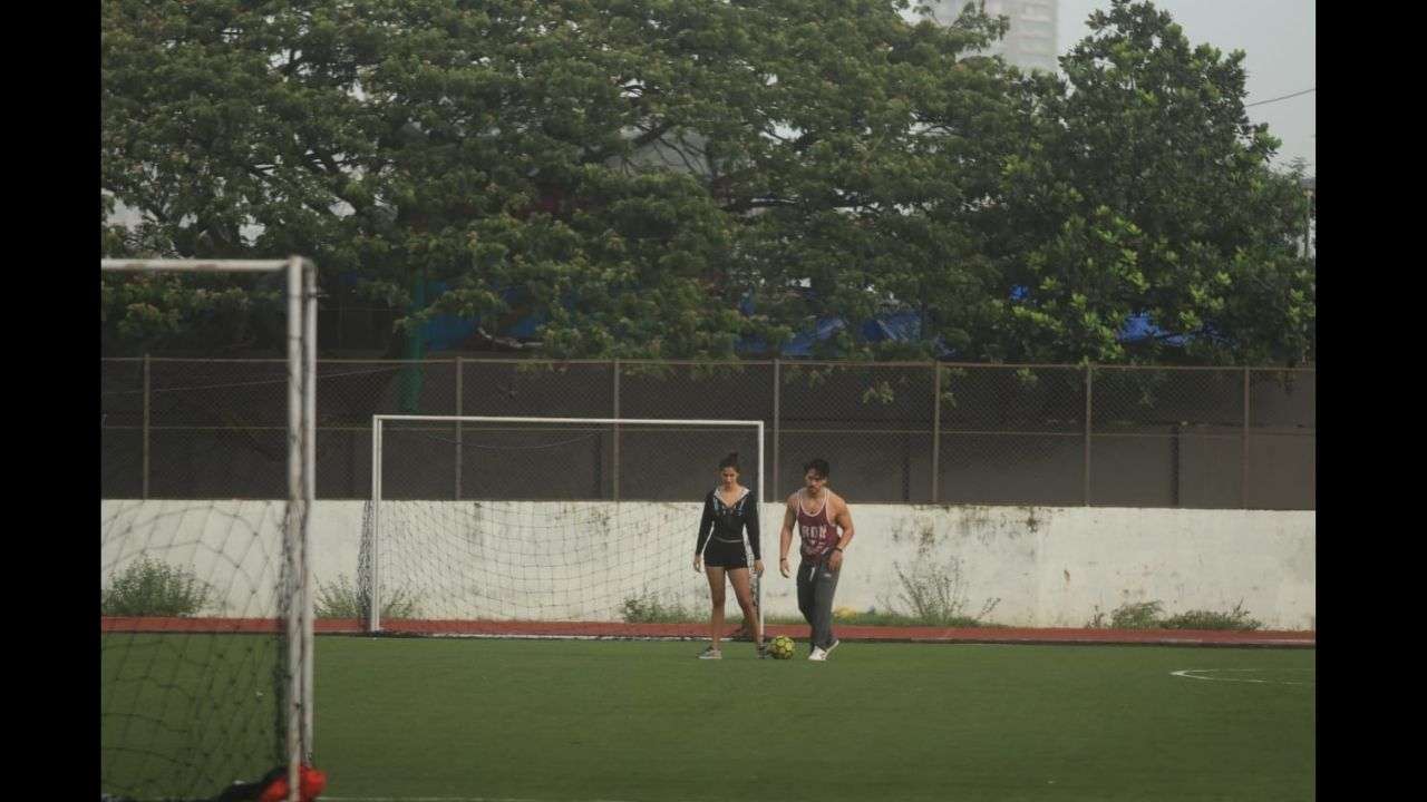 In Pics: Disha Patani joins rumoured beau Tiger Shroff as he practices ...