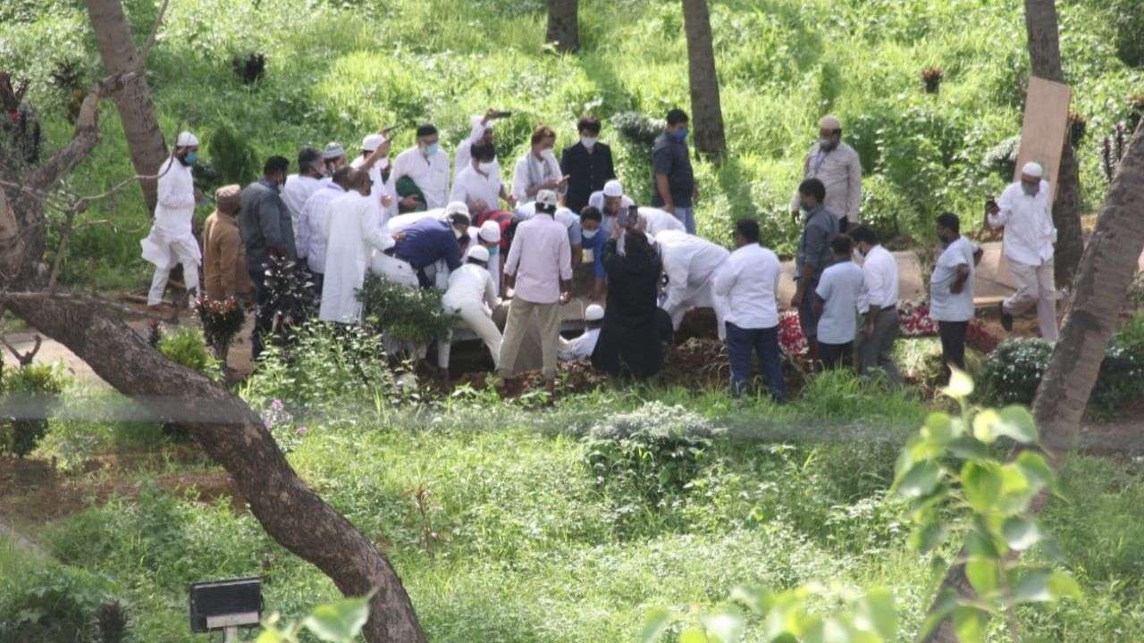 RIP Dilip Kumar: Legendary actor laid to rest with full state honours ...