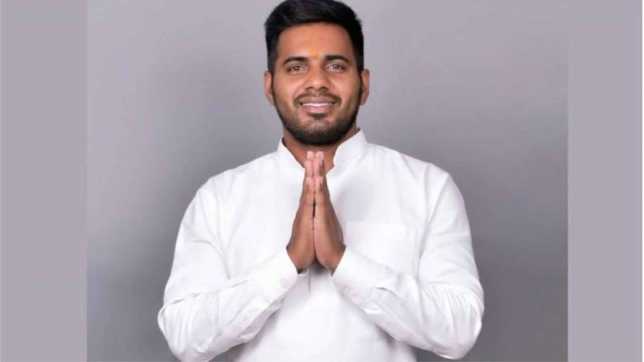 Kuldeep Gurjar Comes Forward To Pay Respect To The Martyrs