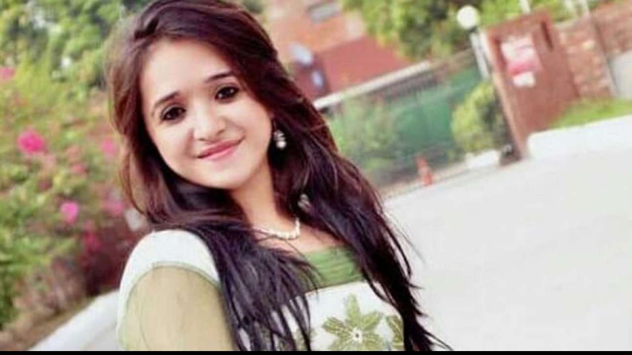 Meet Ummul Kher, who battled bone disorder, lived in slums but cracked ...