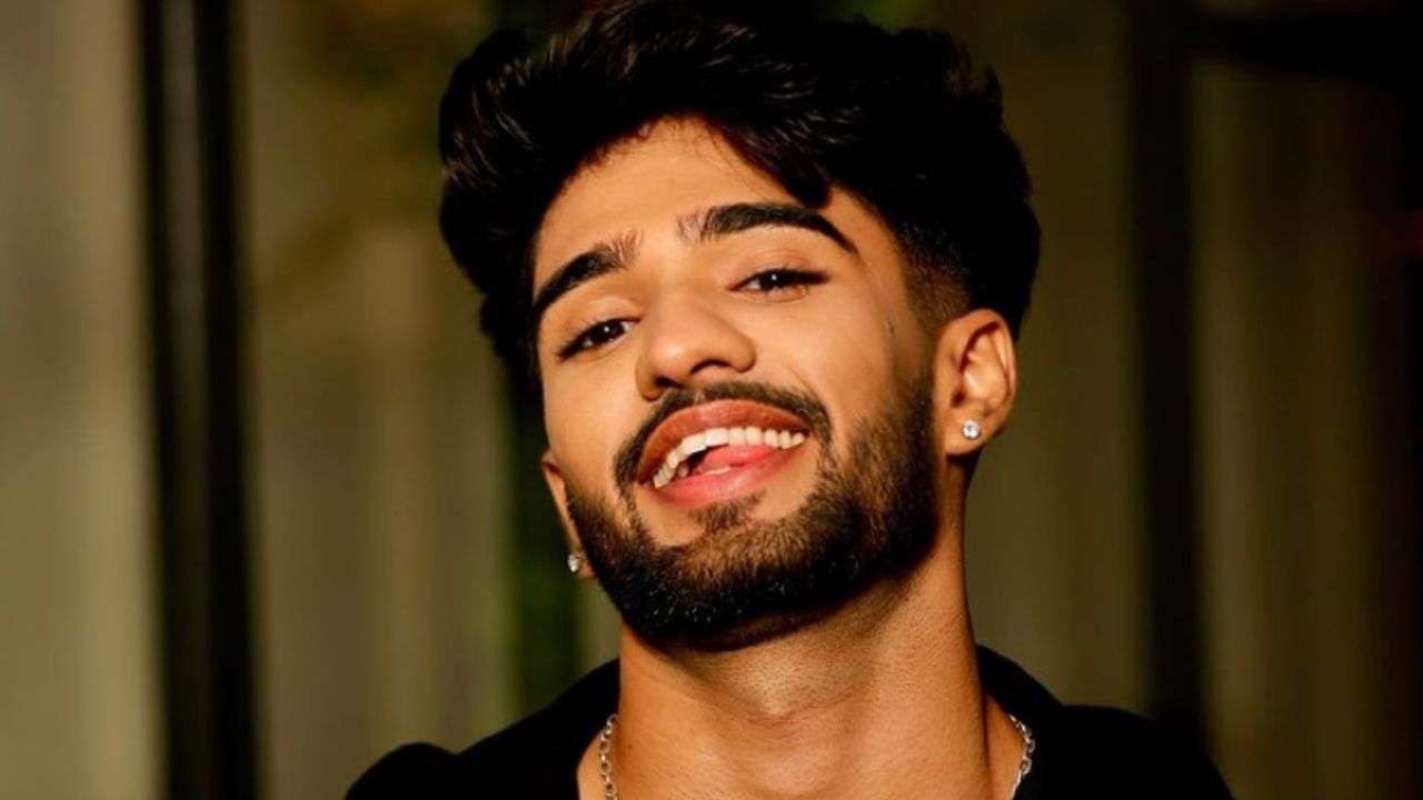 'Bigg Boss OTT': All you need to know about bathrobe sensation Zeeshan Khan