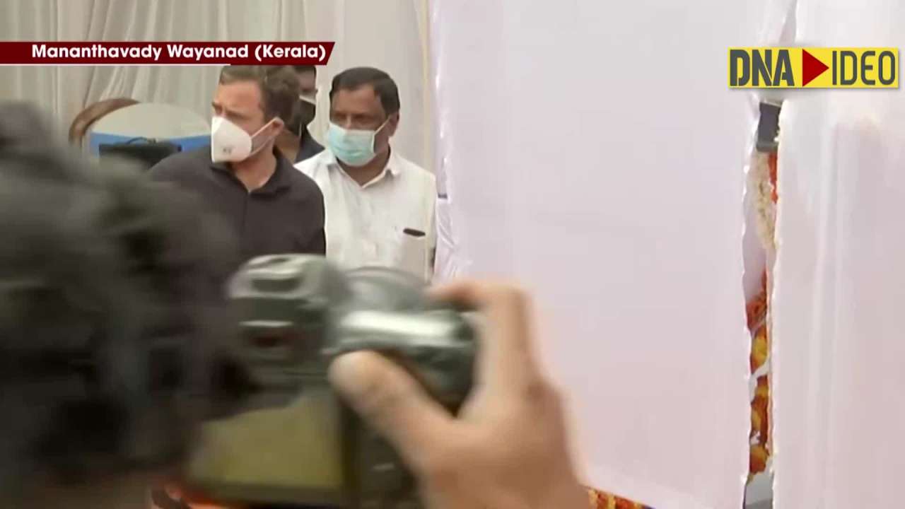 Rahul Gandhi unveils Mahatma Gandhi’s statue in Kerala