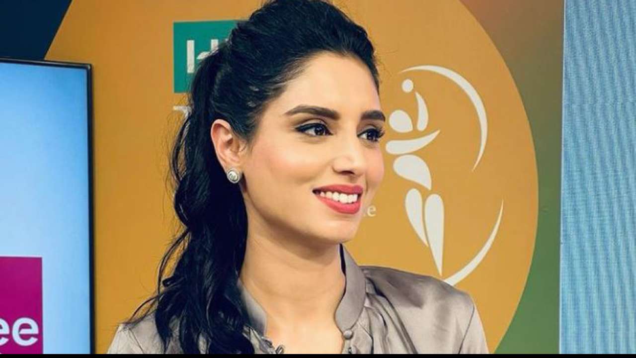 Meet Pakistani sports anchor Zainab Abbas who is a big fan of Indian ...