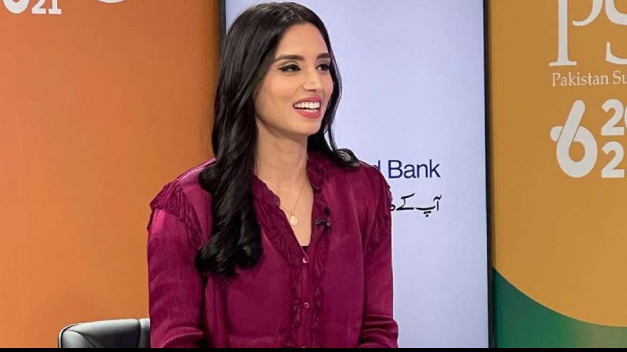 Meet Pakistani sports anchor Zainab Abbas who is a big fan of Indian ...
