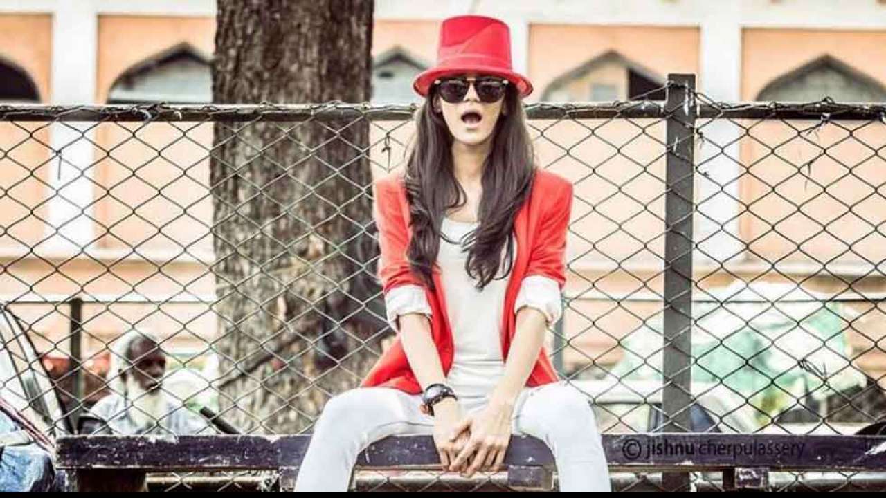 ICC T20 World Cup: Meet Disha Oberoi, the glamorous TV anchor whose ...