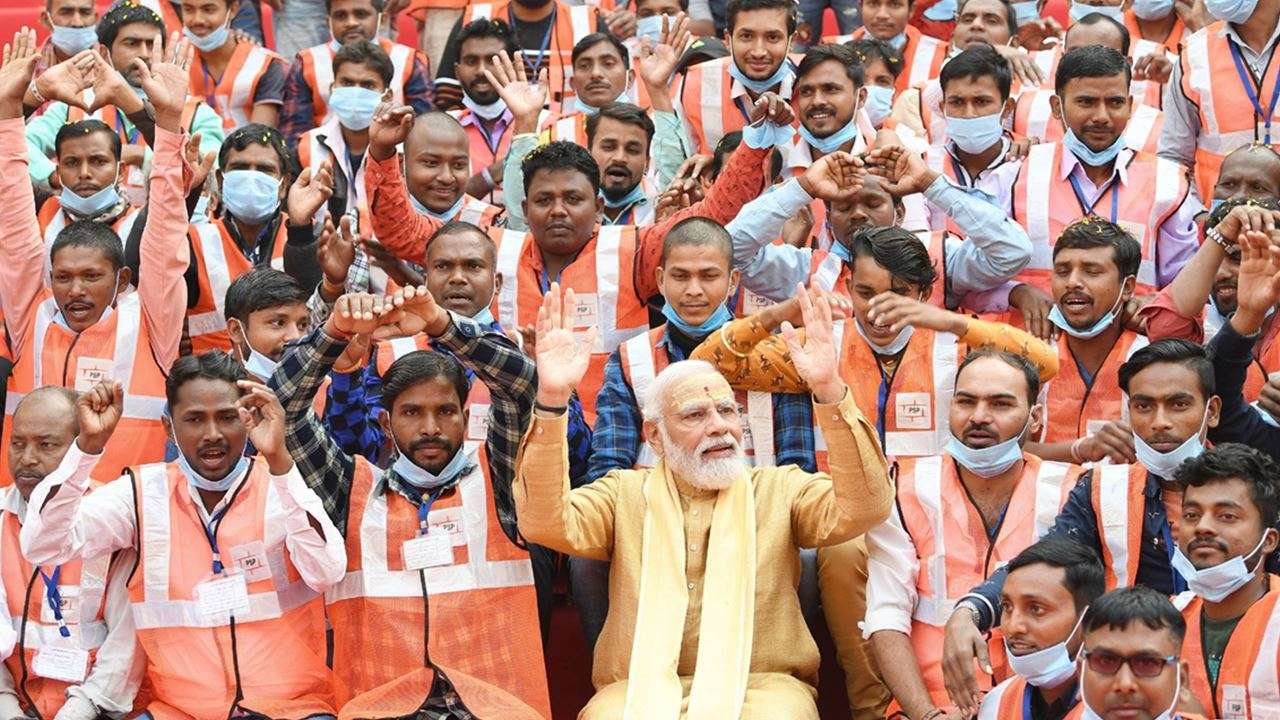 PM in Varanasi: Modi calls on people to make three resolutions for India