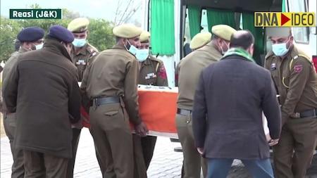 Srinagar Terror Attack: Security personnel pay tribute to Shafiq Ali