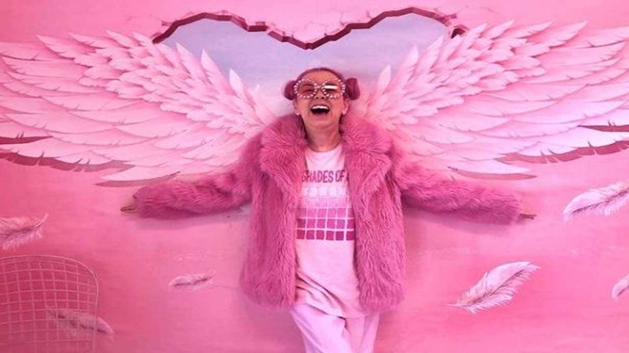 Woman gets married to 'PINK' colour in Las Vegas, here's a look at the ...