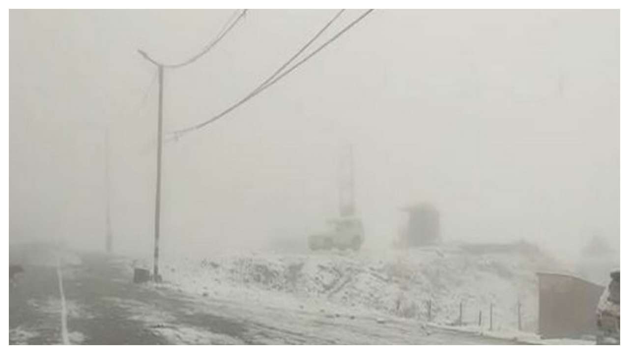 Over 40 killed, hundreds displaced as snowstorms hit Pakistan's Murree