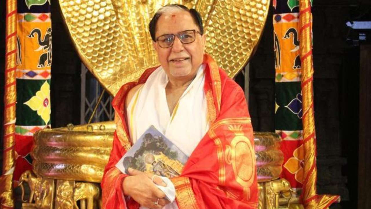 Rajya Sabha MP and Zee Group founder Dr Subhash Chandra offers prayers ...