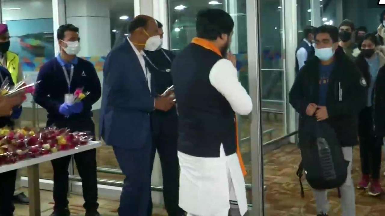 Operation Ganga: Special flight with 219 Indian evacuees from Ukraine ...