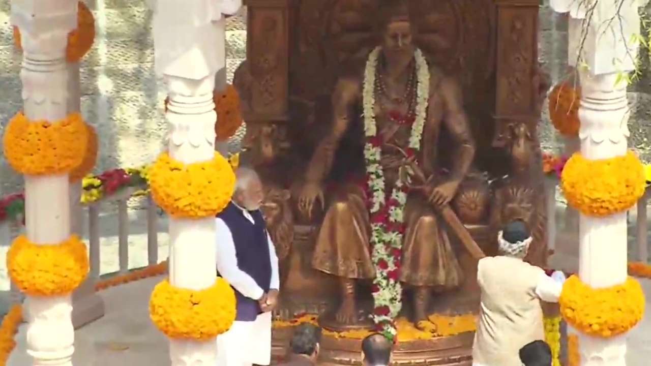 PM Modi unveils statue of Chhatrapati Shivaji Maharaj in Pune
