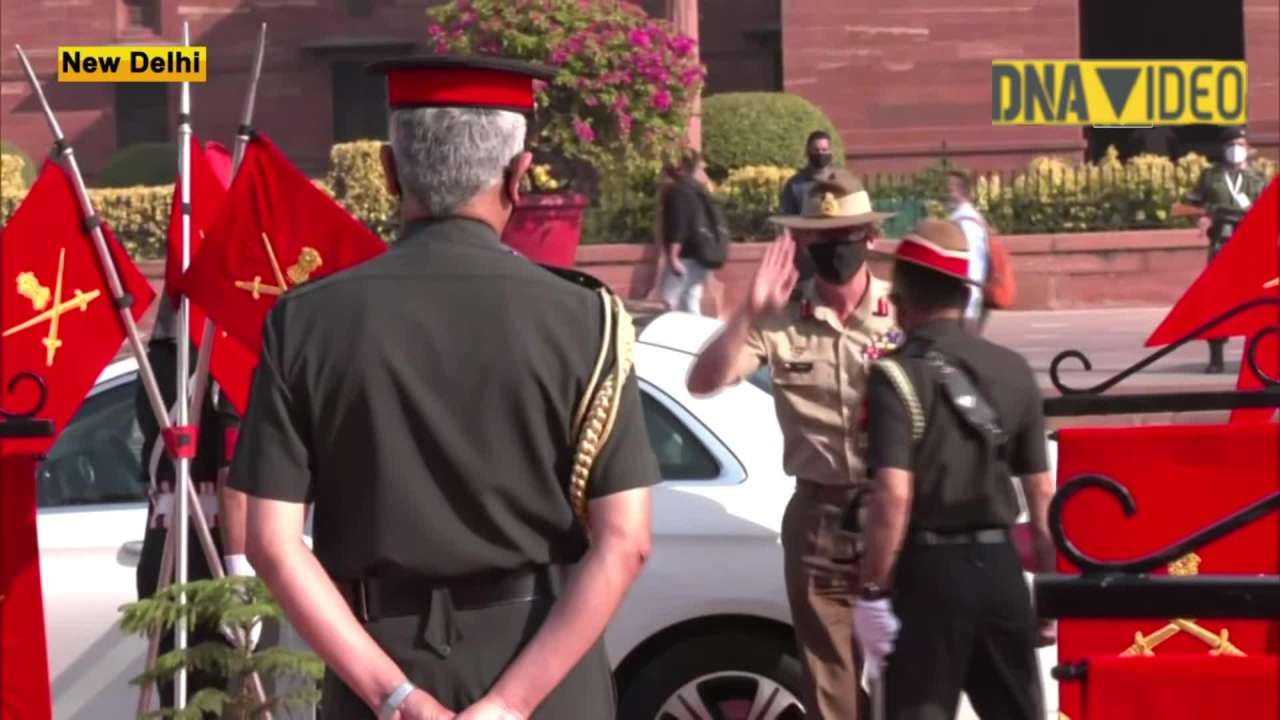 Delhi: Chief of Australian Army Lt Gen Rick Burr receives Guard of Honour