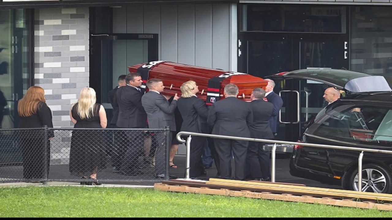 Shane Warne Funeral: नम आंखों से परिवार ने दी विदाई, नहीं रोक पाए बेस्ट ...