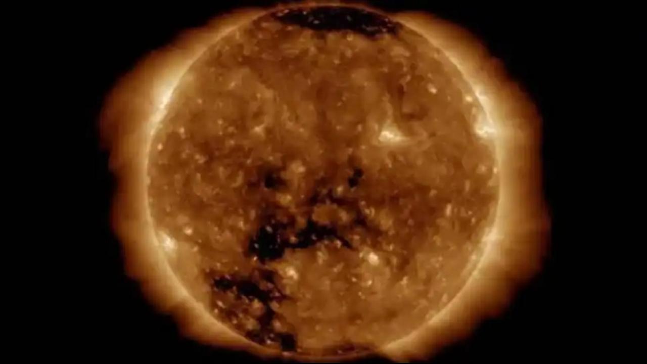 Alert: आज दुनिया से टकराने वाला है जियो मैग्नेटिक Solar Storm! क्या ...