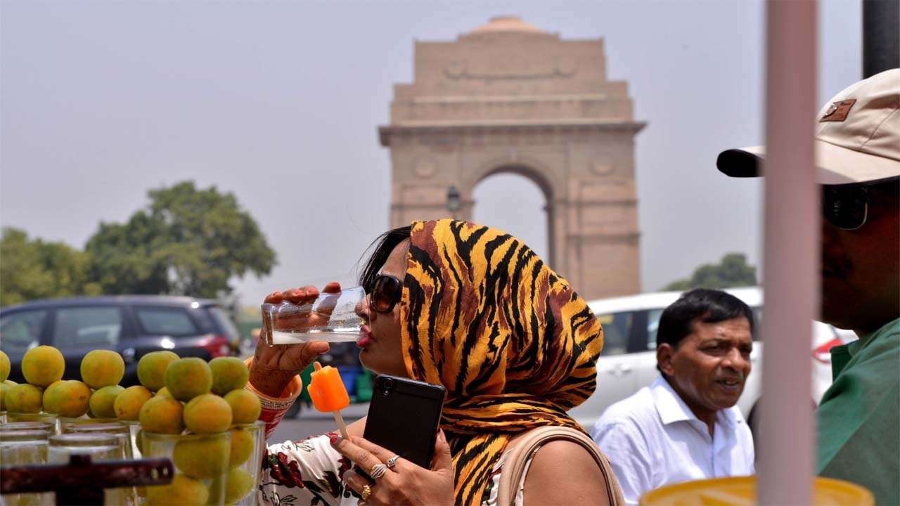 Weather Update Imd Issues Yellow Alert For Delhi As Temperature Set To