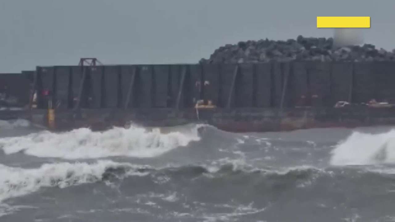 Cyclone Asani: Sea turns turbulent at Kakinada coast in AP