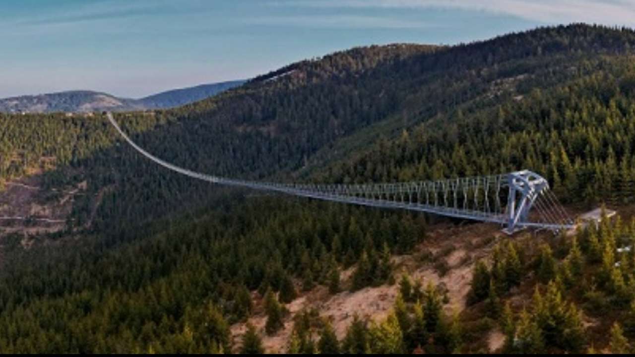World’s longest suspension bridge opens in Czech Republic