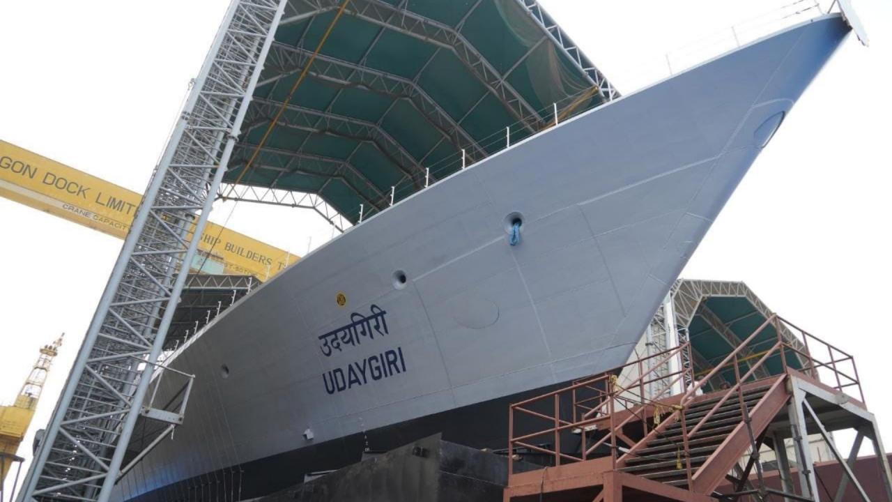Warship Surat & Udaigiri: भारतीय नौसेना को मिले 'विध्वंसक' INS सूरत और ...