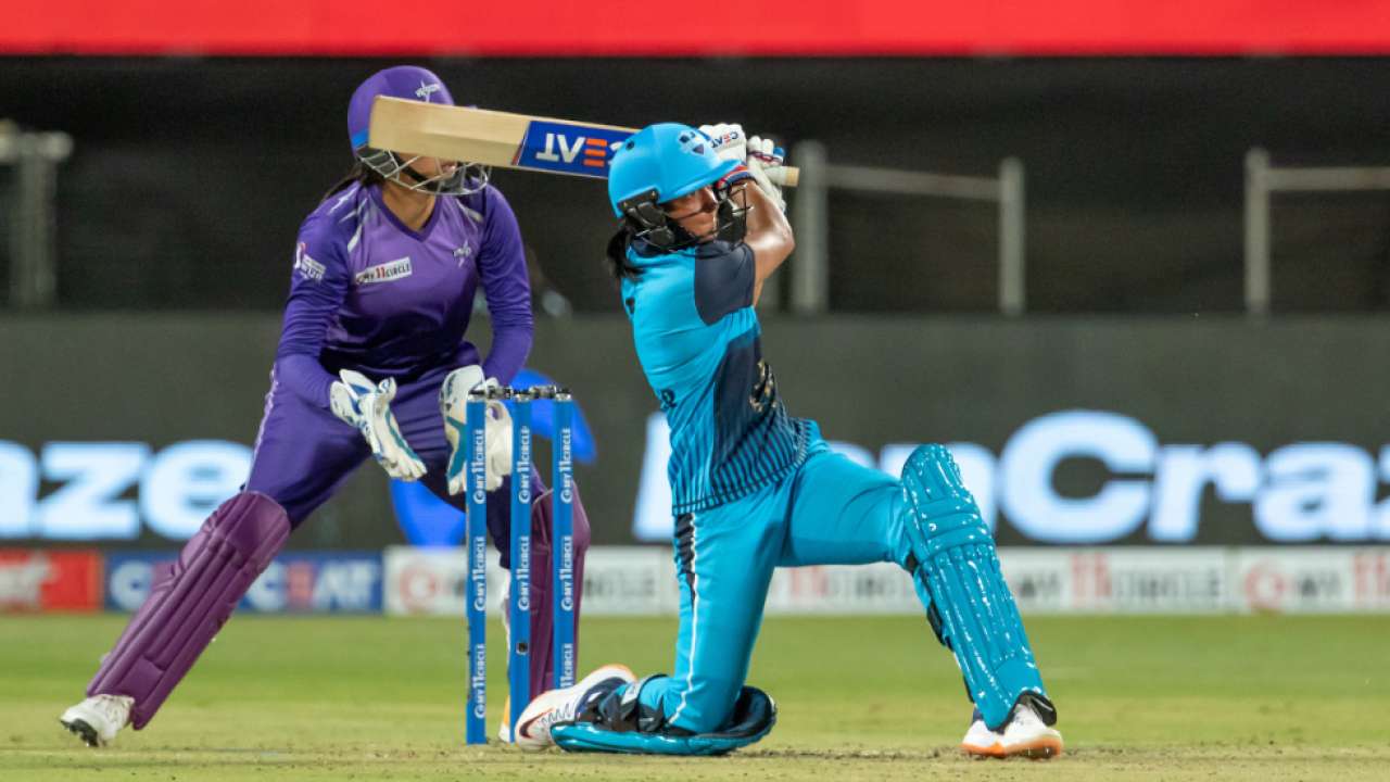 Netizens praise Supernovas skipper Harmanpreet Kaur's innings, compare ...