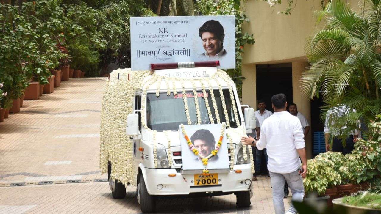 KK funeral: Salim Merchant, Javed Ali, Abhijeet Bhattacharya arrive for ...