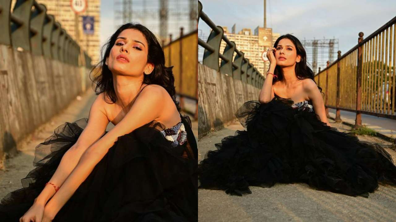 Khatron Ke Khiladi 12: Aneri Vajani's gorgeous photos will leave you ...