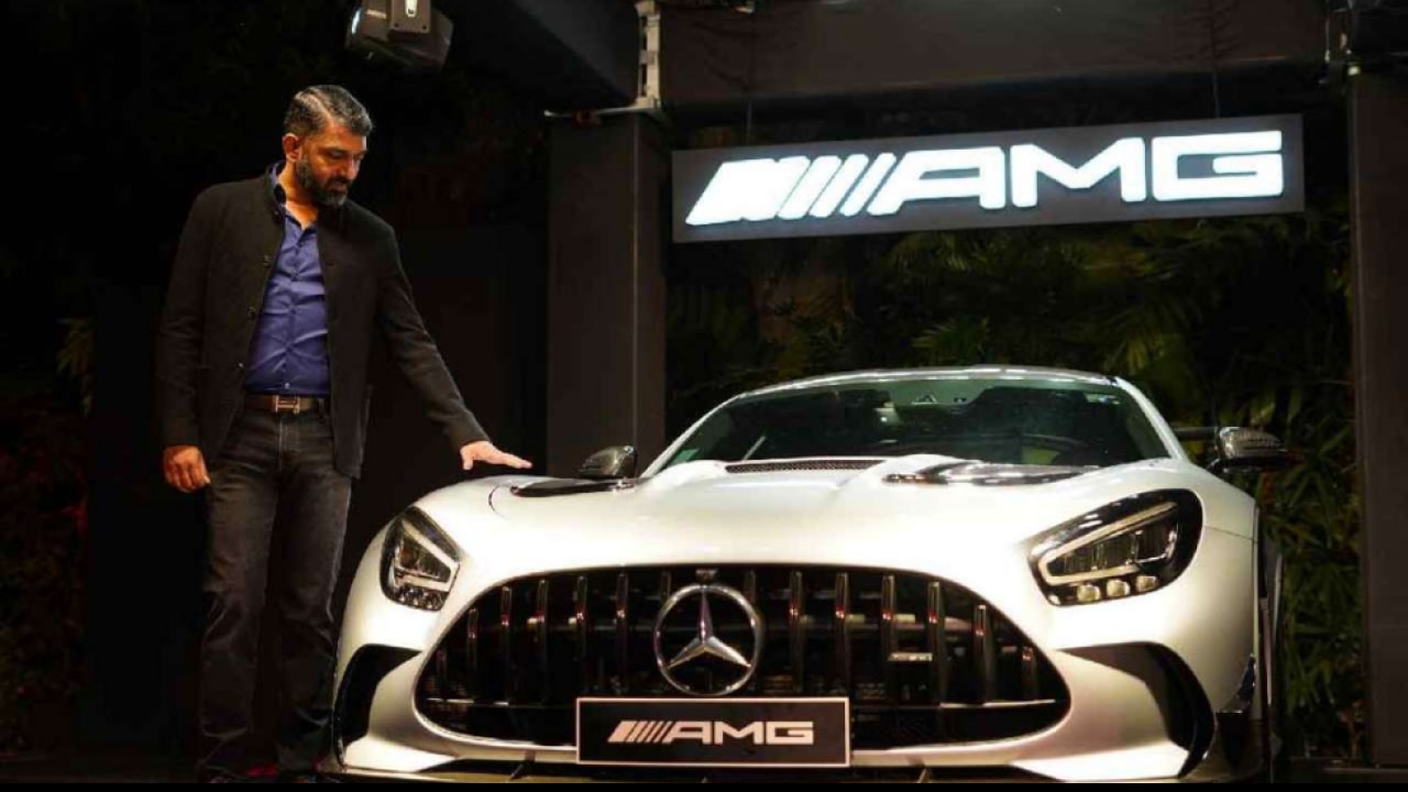 बेंगलुरु के Boopesh Reddy ने खरीदी Mercedes AMG GT Black Series, कीमत ...