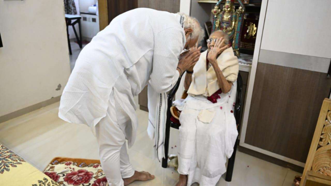 PM Modi celebrates 100th birthday of his mother, seeks her blessings ...